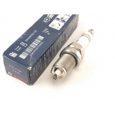 F7LTCR свеча зажигания Bosch Standard Super (0 241 235 752)