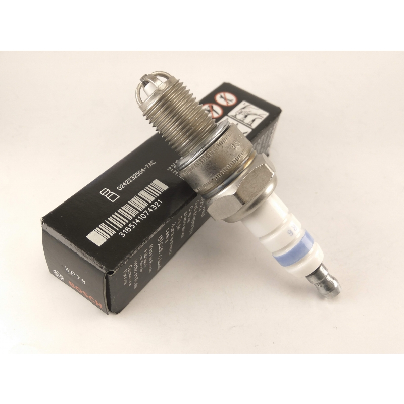 WR78 свеча зажигания Bosch Super 4 (0 242 232 504)