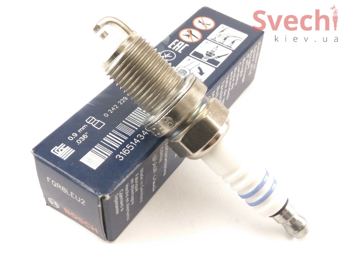 FQR8LEU2 свеча зажигания Bosch Standard Super (0 242 229 699)